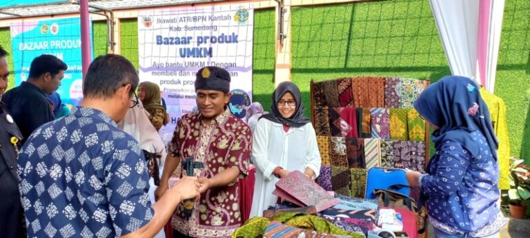 IKAWATI ATR / BPN Kantor Pertanahan Kabupaten Sumedang Gelar Bazar UMKM ...